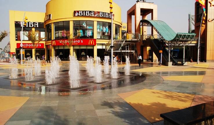Top 9 largest malls in New Delhi - Hello Travel Buzz