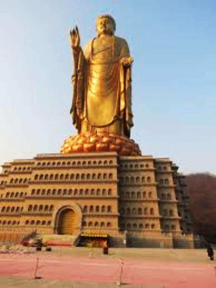 7 Tallest Statues In The World - Hello Travel Buzz