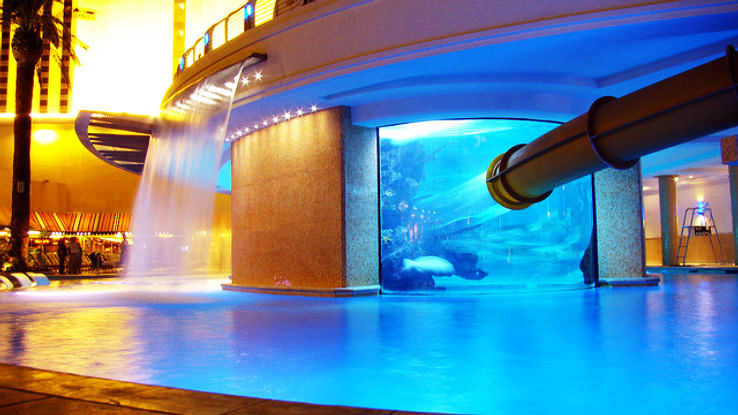 10 Most Amazing Swimming Pools Around The World - Hello Travel Buzz