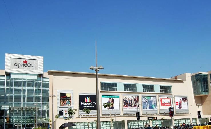 9 largest shopping malls in Ahmedabad - Hello Travel Buzz