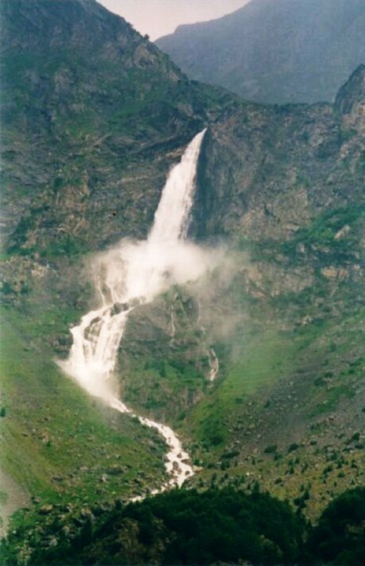 10 most amazing waterfalls in Italy - Hello Travel Buzz