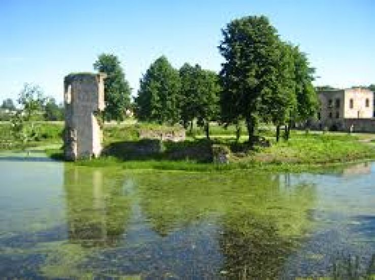 Cmielow Castle, cmielow, Poland - Top Attractions, Things to Do ...